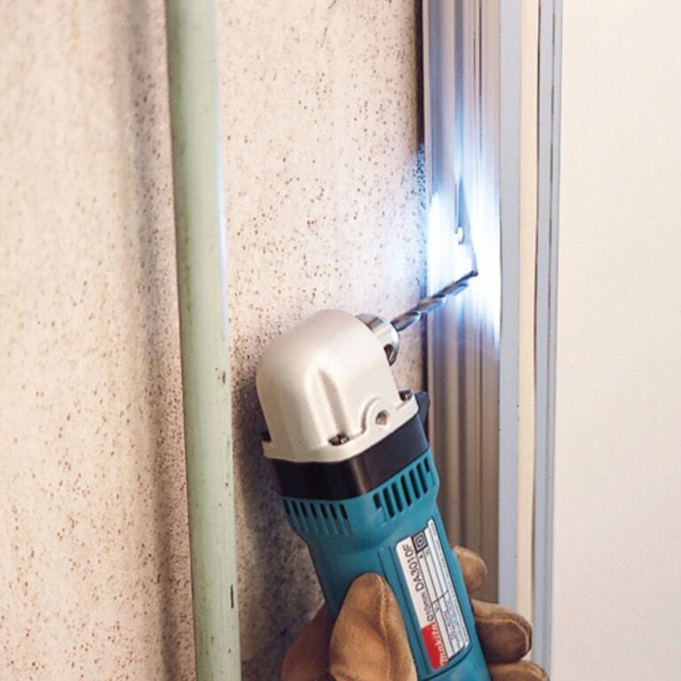 Makita DA3010F 3/8" Angle Drill - BC Fasteners & Tools Ltd.