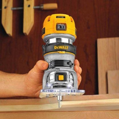 DeWalt DWP611 1-1/4 HP Max Torque VS Compact Router