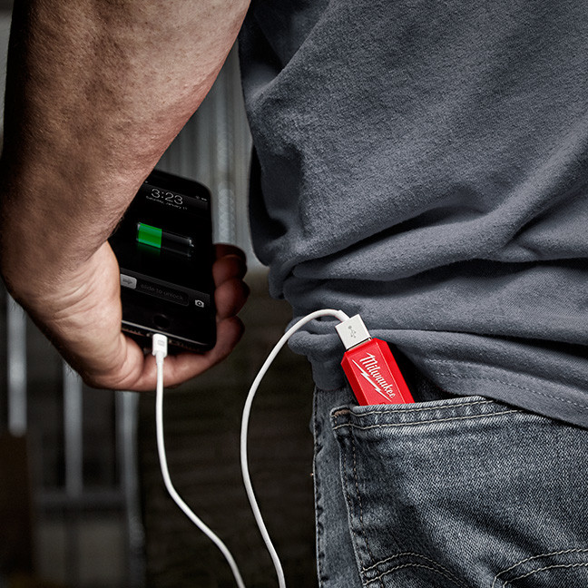 Milwaukee 48-59-2013 REDLITHIUM USB Charger & Power Source Kit