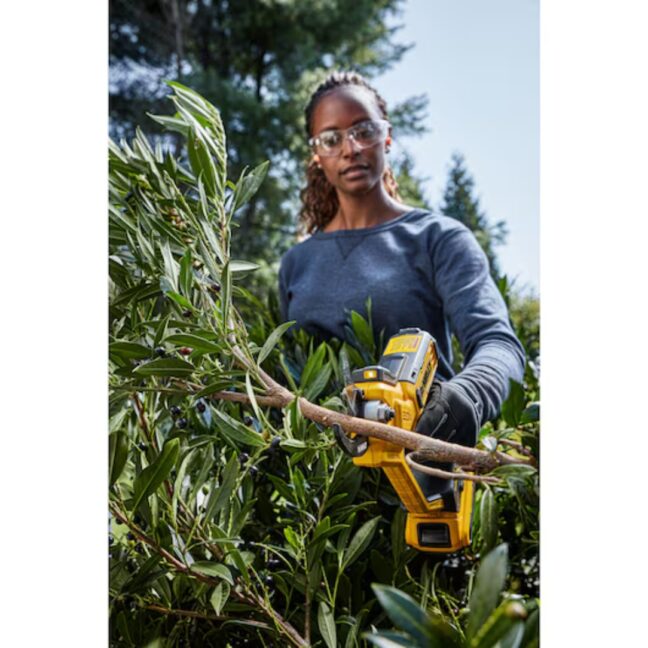 DeWalt DCPR320B 20V MAX 1-1/2" Cordless Pruner - tool only