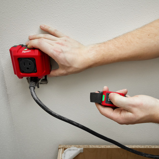 Milwaukee 0950-20 Wireless Dust Control Adapter and Remote Kit