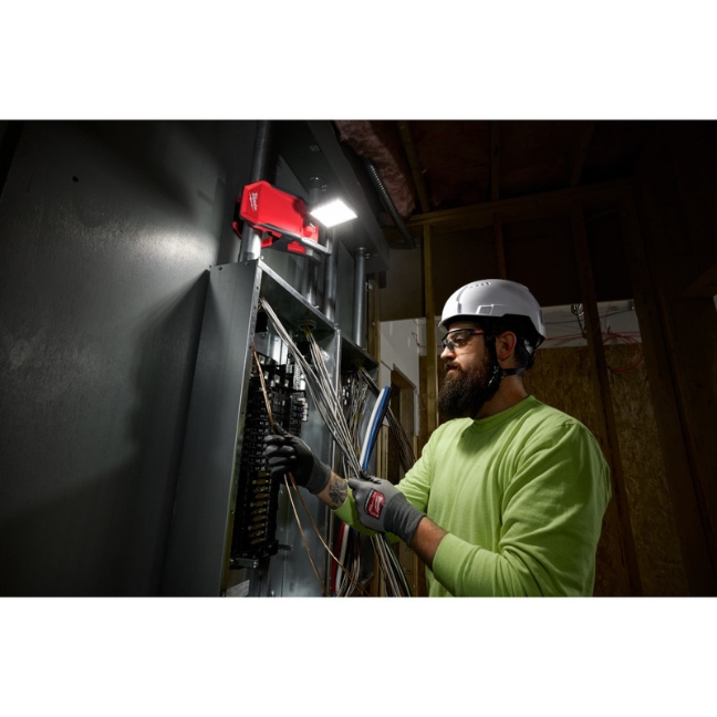 Magnetic Jobsite Light Milwaukee M18 Rover Clamping Flood Light | 2000 ...
